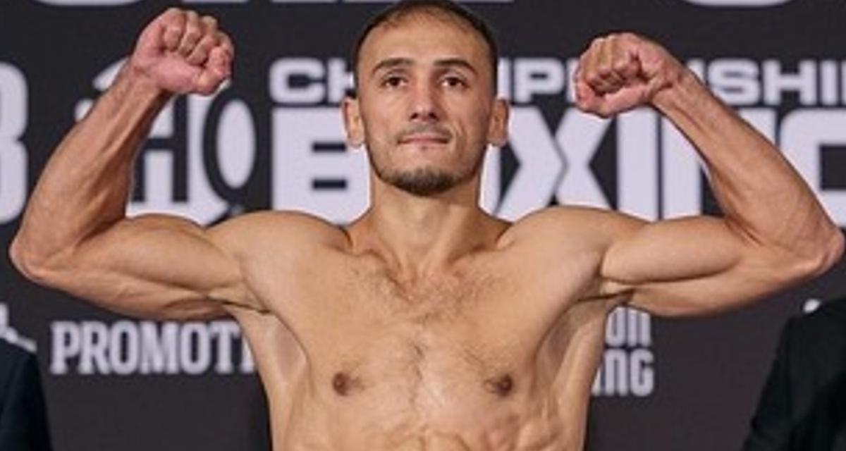 What time is Alberto Mora vs Viktor Slavinskyi tonight? Ringwalks, schedule, streaming links ...