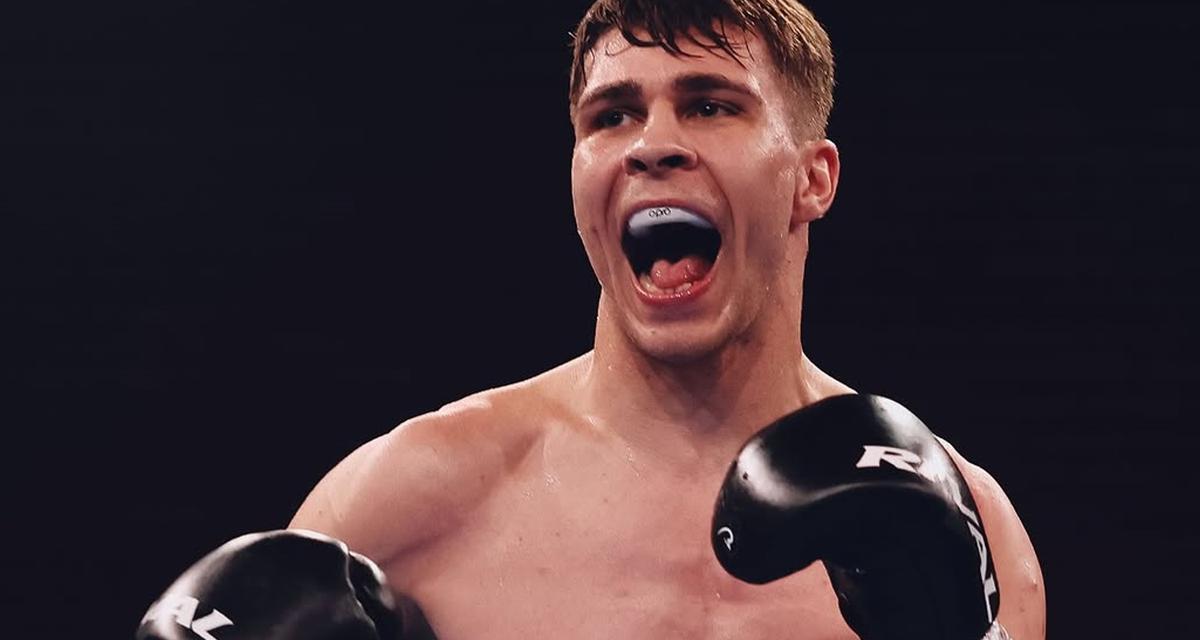 What time is Constantin Ursu vs Eithan James tonight? Ringwalks, schedule, streaming links ...