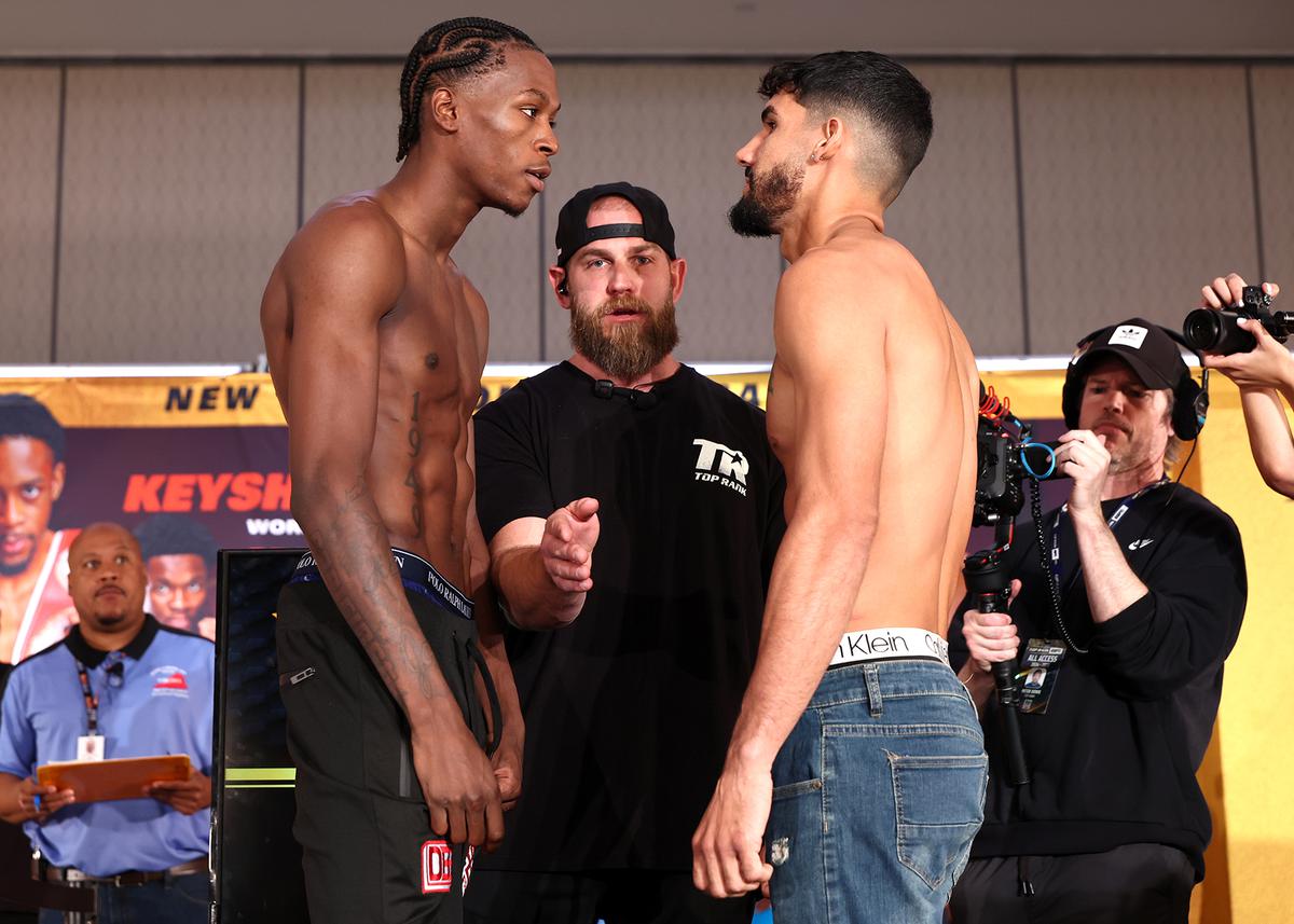 What time is Keon Davis vs Michael Velez tonight? Ringwalks, schedule ...