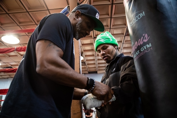 Davis continues training for Garcia – RingSide24